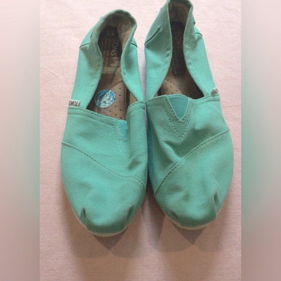 Toms | Shoes | Toms Womens Classic Shoes Size | Poshmark